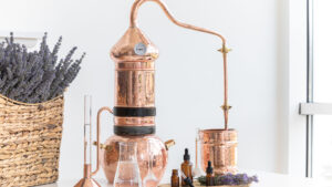 アロマウォーター（フローラルウォーター・芳香蒸留水）とは？精油との違いやアロマウォーターの使い方をご紹介！ | アロマ空間デザイン|ウェルネス ...